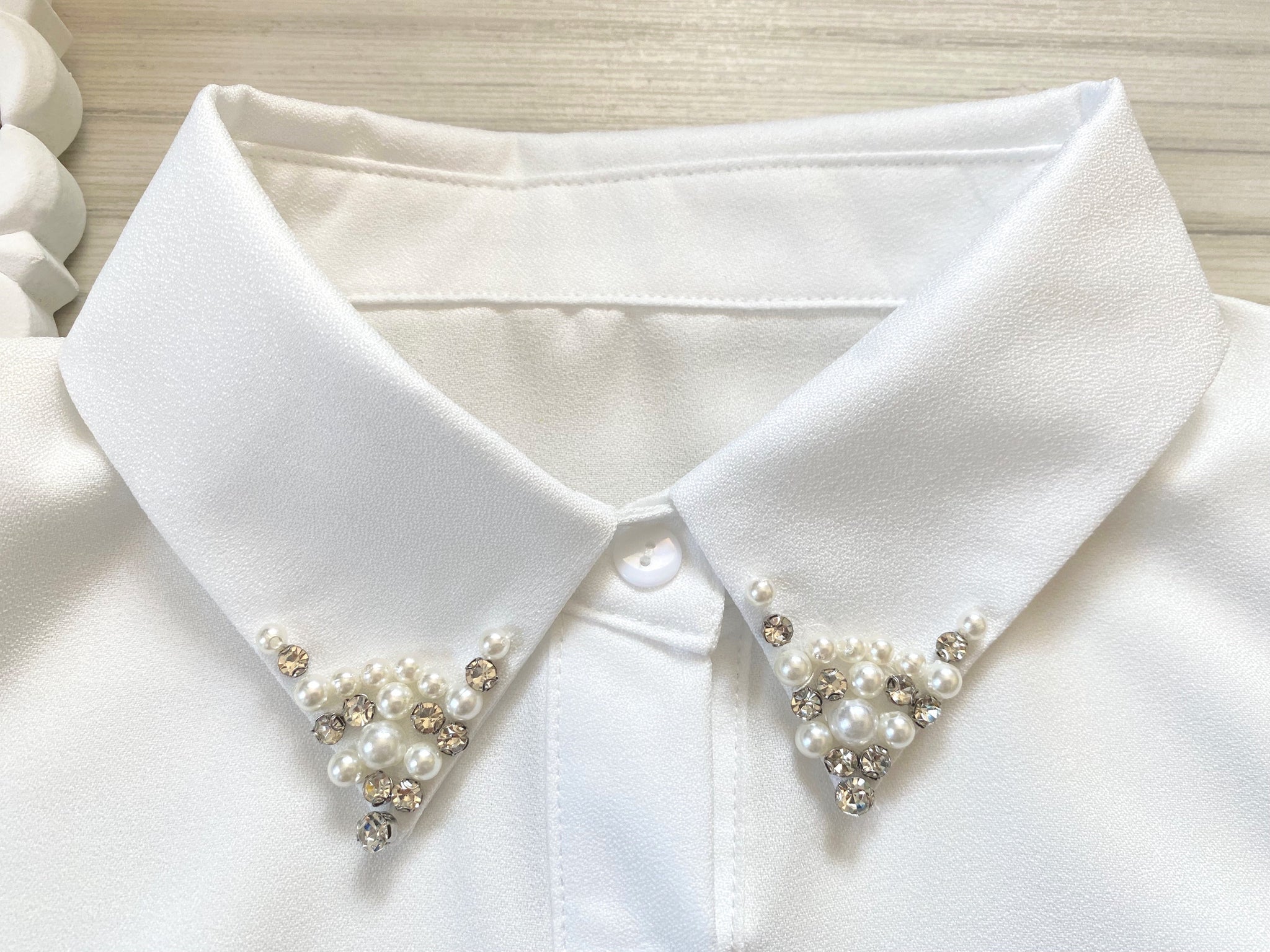 Guler camasa detasabil Precious cu aplicații tip perla și cristale ...